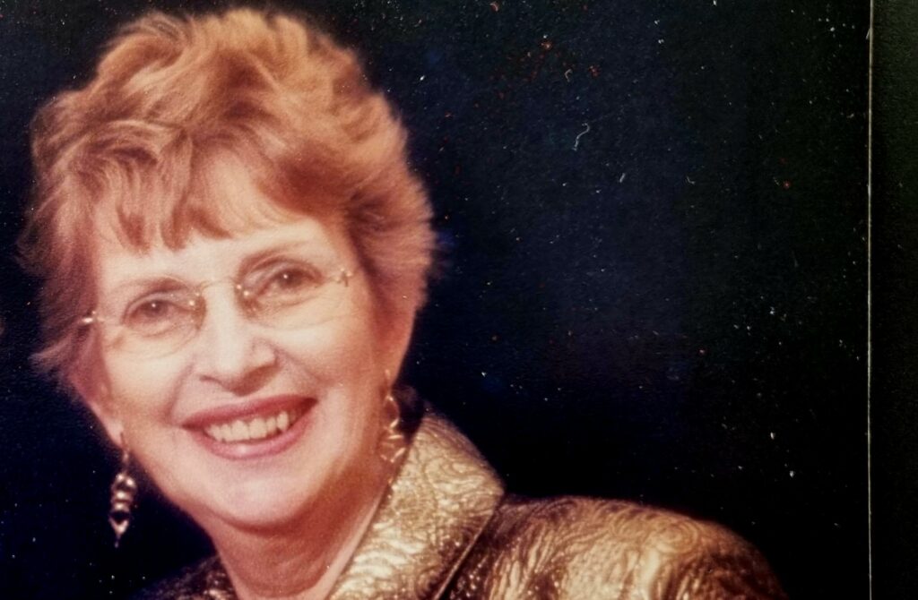 The Late Elizabeth Margaret Smith - Lesley Shand Blandford