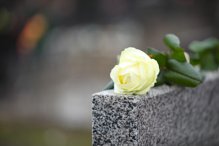The Different Types Of Funeral Urns For Ashes Explained